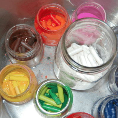 Best Ways to Melt Crayons [2021 Updated] at WoWPencils